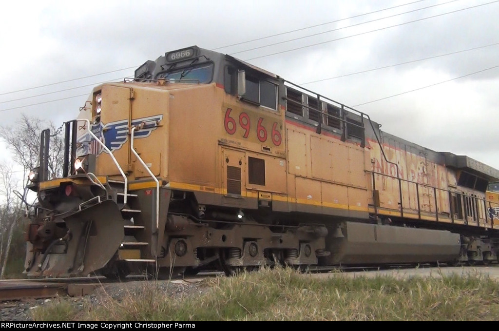 UP 6966 West at Missouri City